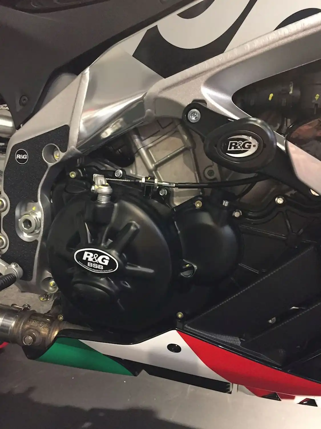 Engine Case Covers - RACE SERIES - for Aprilia RSV4 RR/RF '15-, Tuono ...