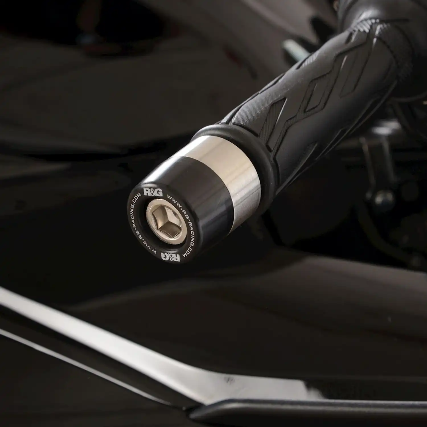 Bar End Sliders for Suzuki Hayabusa '21-