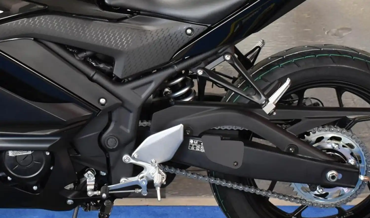 Eazi-Grip Scuff Guard Kit to fit Yamaha YZF-R25 '14- & YZF-R3 '15-