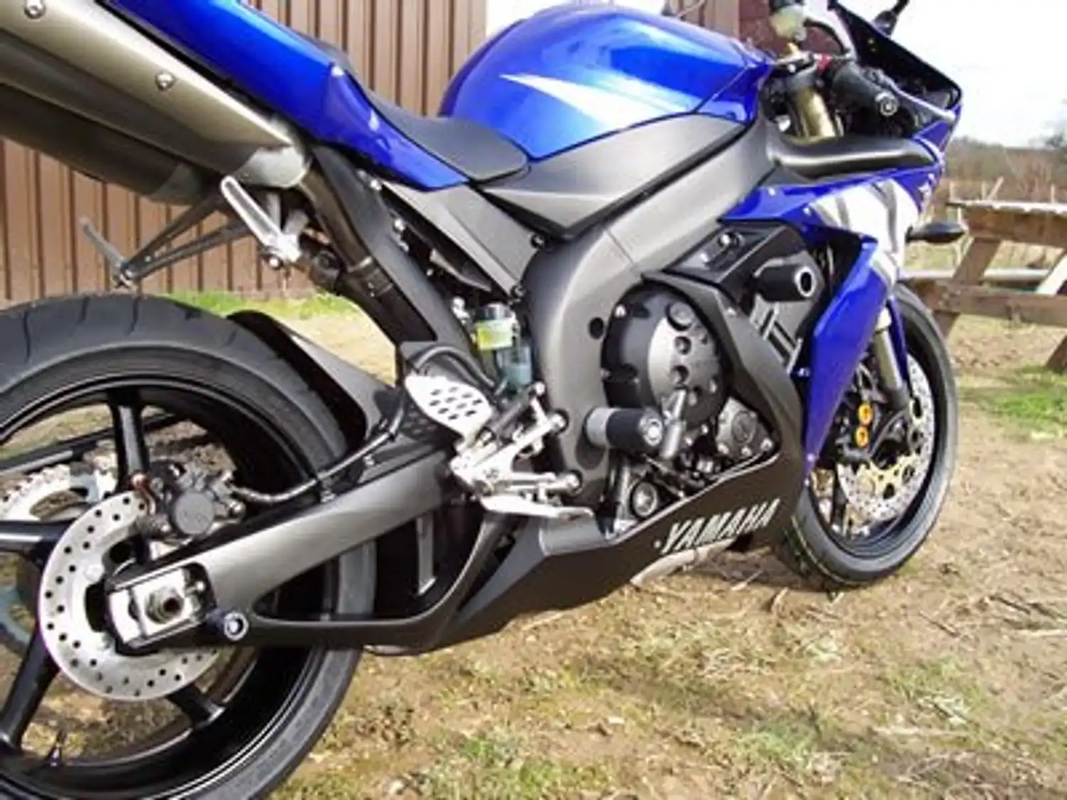 Crash Protectors - Classic Style for Yamaha YZF-R1 lowers '04-'06 ...