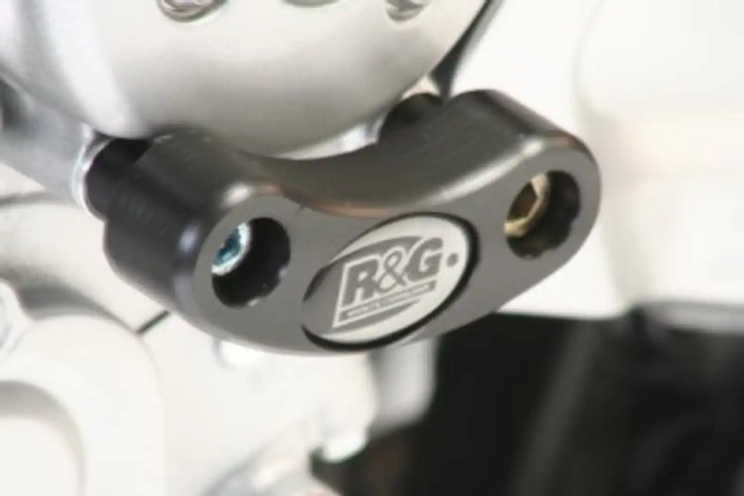 Yamaha FZ1-N and FZ1-S Engine Case Slider ECS0037BK